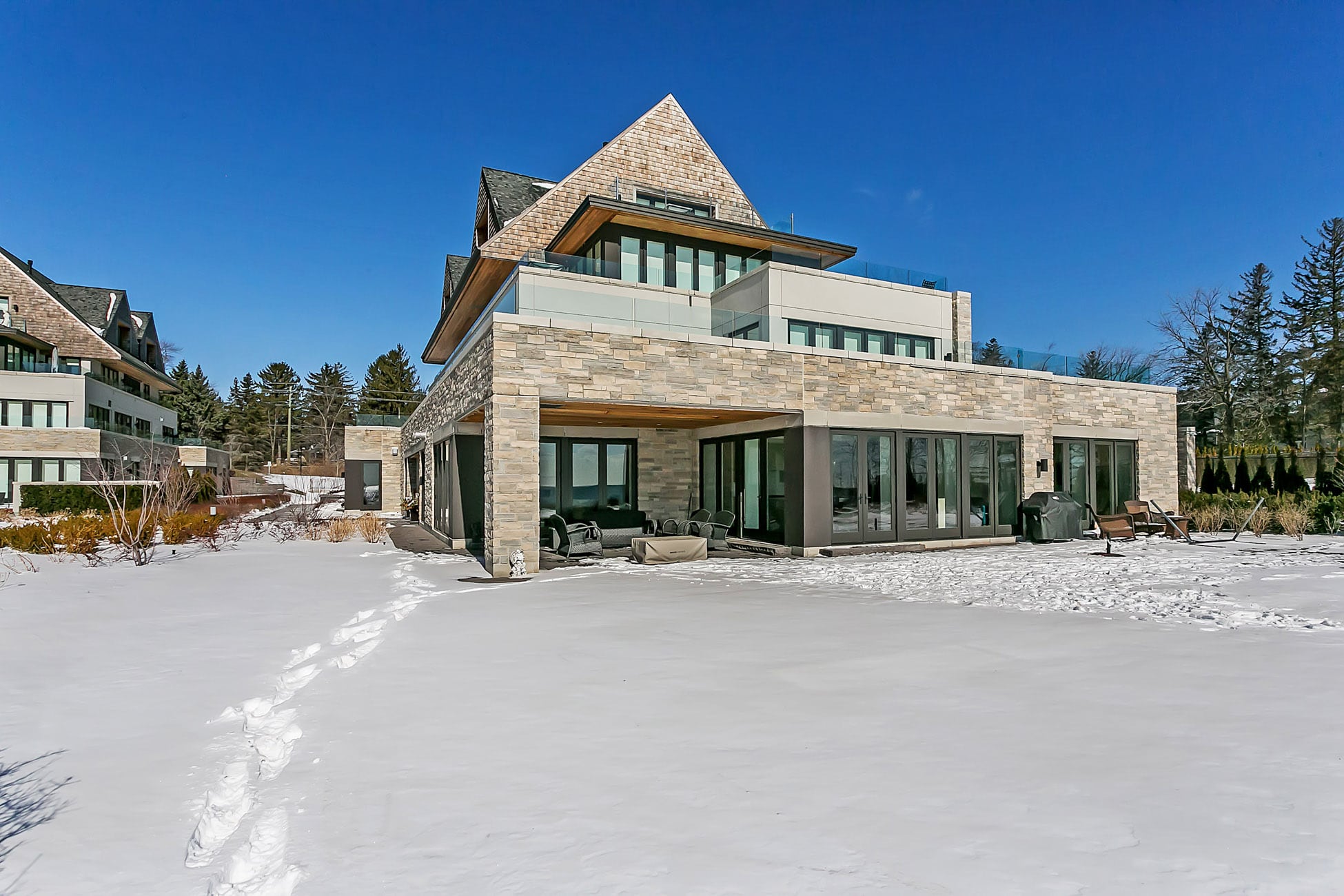 10 Maple Grove unit 22 - The Lourantos Group